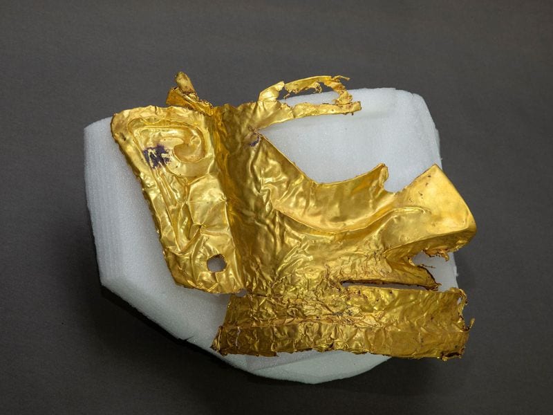 Chinese Archaeologists dug up a 3000 year old gold mask - Magzoid Magazine