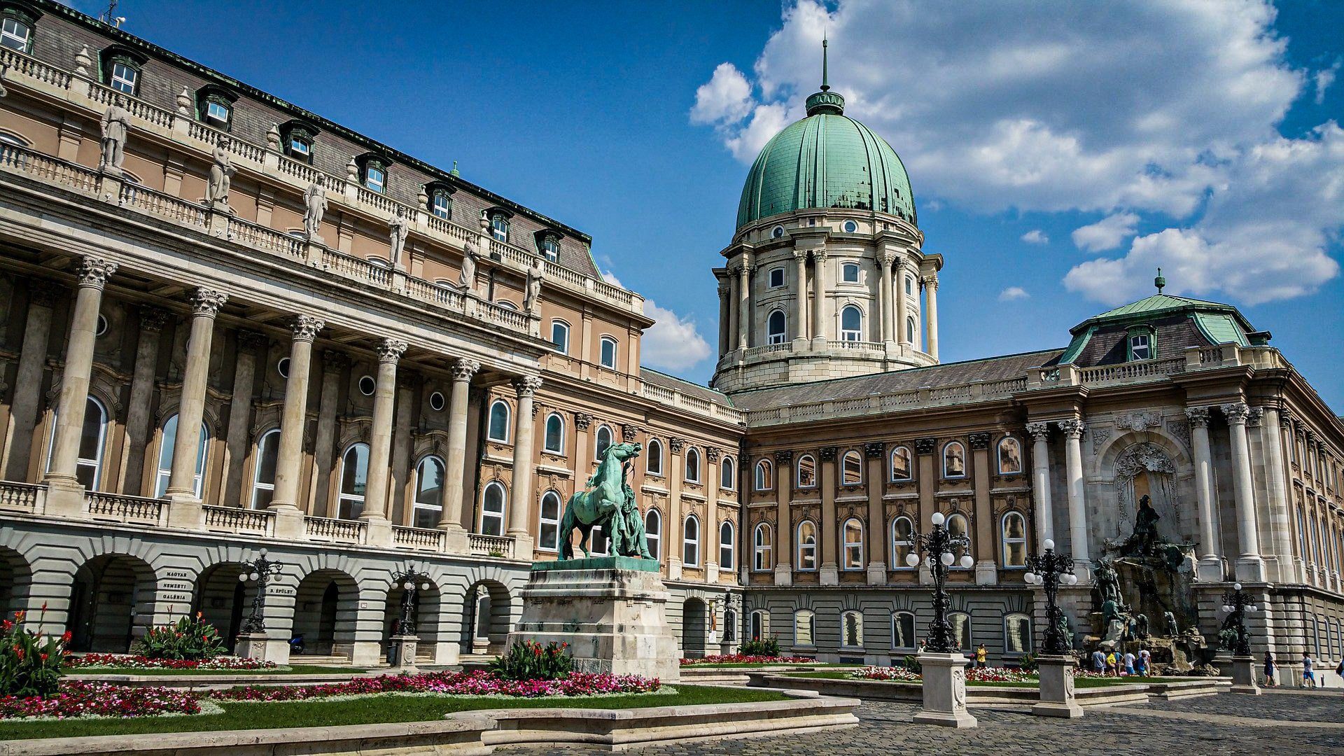 Architectural Wonders: Featuring The Parthenon & Buda Castle - Magzoid ...