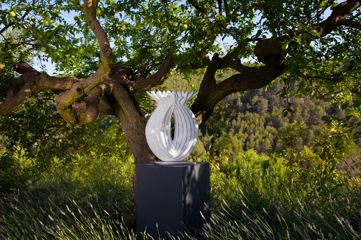 Natalie Clark: Sculptures of Beauty and Nature - Magzoid Magazine