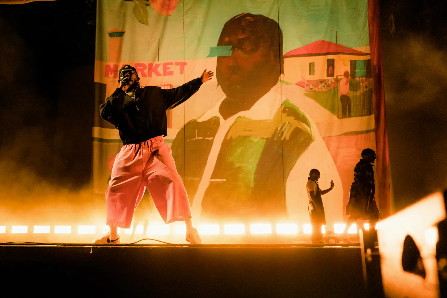 Kendrick Lamar's Artistic Tribute: Henry Taylor's Immersive Stage Sets ...
