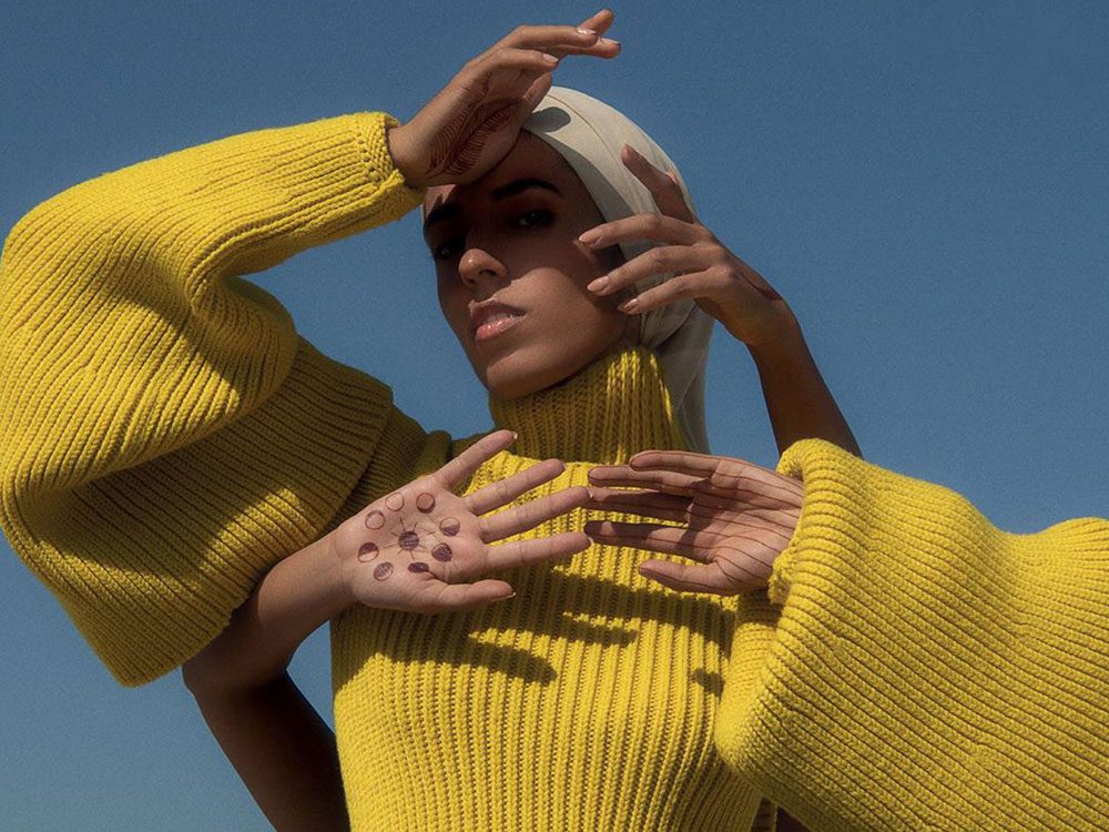 Flowwow x Azra Khamissa: Emirati Women's Day Collection - Magzoid Magazine