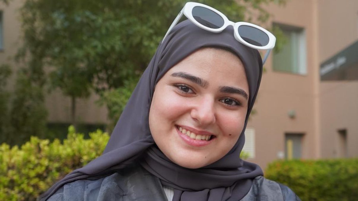 Batool Al Tamimi Honors UAE’s Spirit Of The Union Through Art - Magzoid ...
