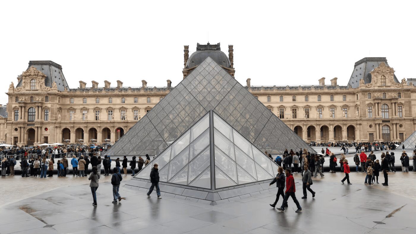 Louvre Tops Museum Attendance in 2025 - Magzoid Magazine